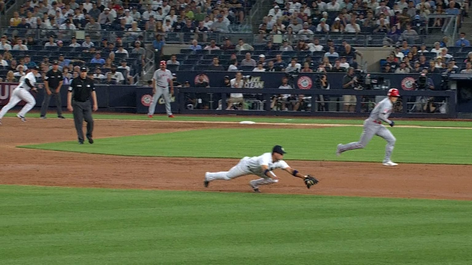 Kiner-Falefa makes nice diving play in the 6th inning | 05/31/2022 ...