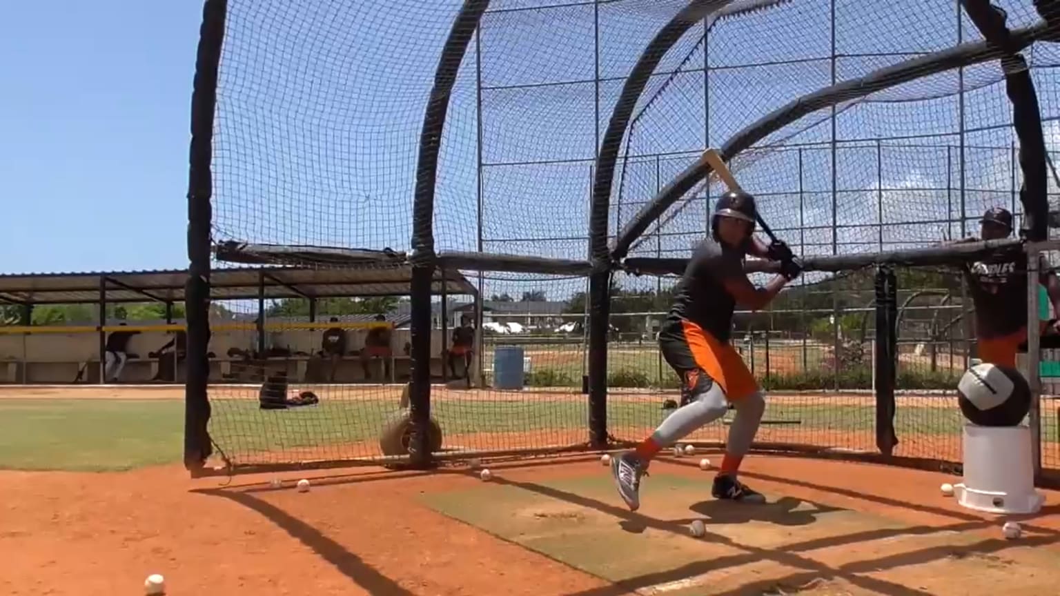 O's prospect Samuel Basallo takes batting practice | 04/23/2021 | MLB.com