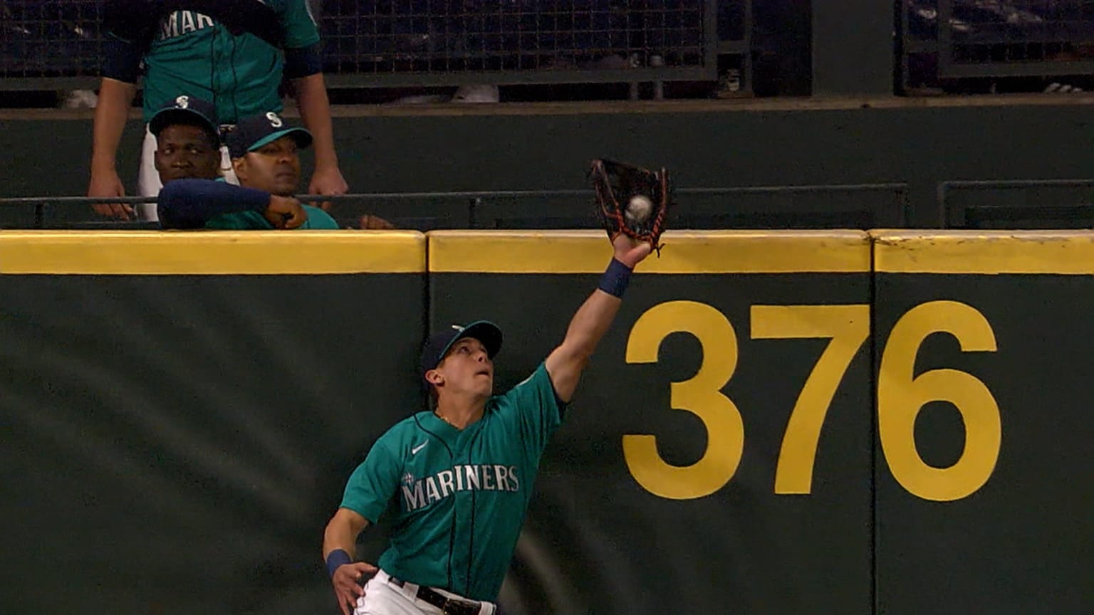 Sam Haggerty robs Albert Pujols of an extra-base hit | 04/30/2021 | Los ...