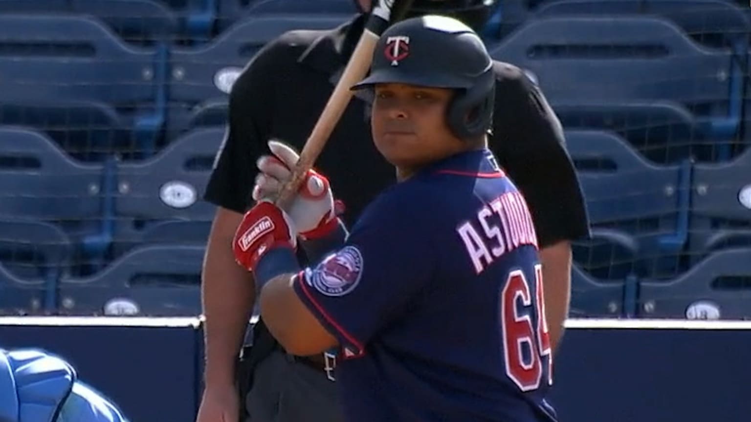 Willians Astudillo brings in two with liner to center | 03/10/2021 ...