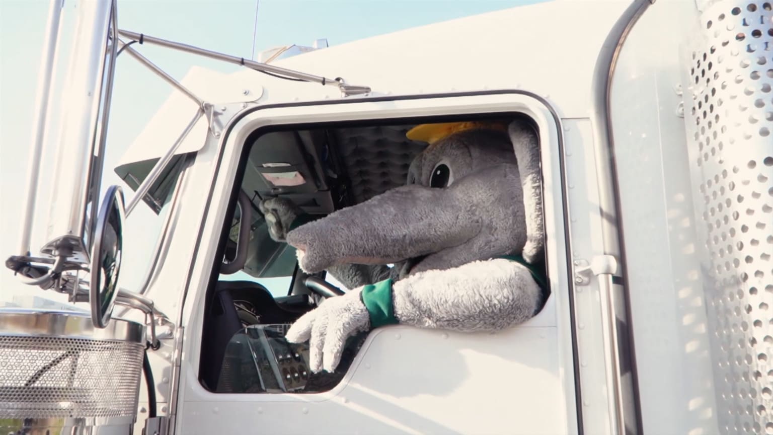 A's, Stomper pack up for Spring Training in Arizona | 01/31/2020 ...