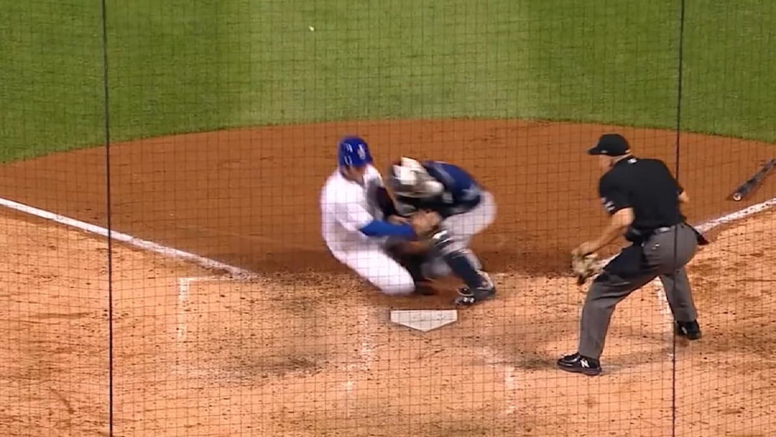 Rizzo and Hedges play at the plate is broken down | 06/20/2017 | MLB.com