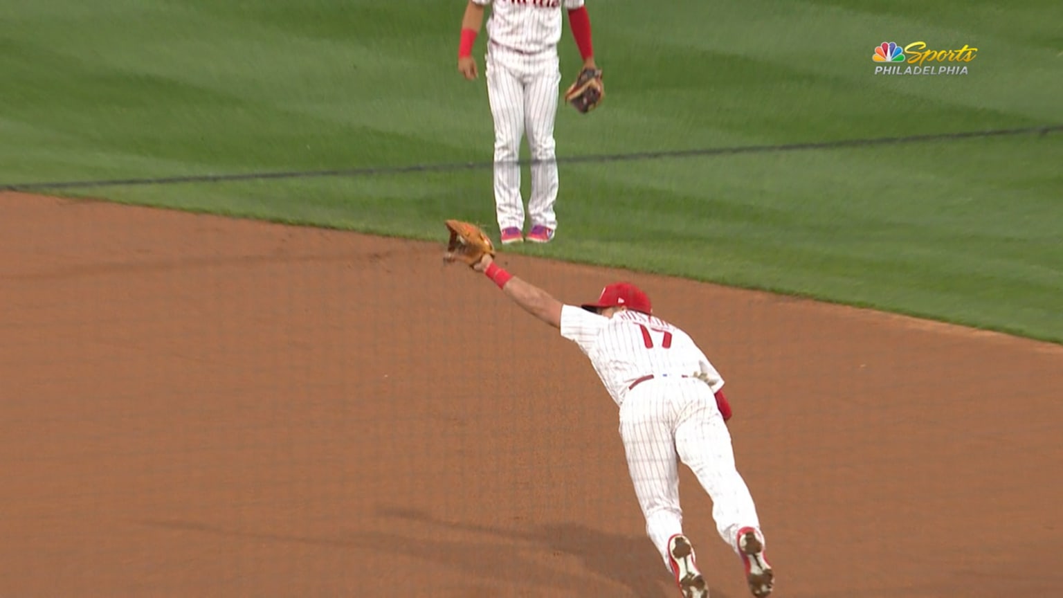 WSH@PHI: Hoskins makes a superb diving catch | 04/09/2019 ...