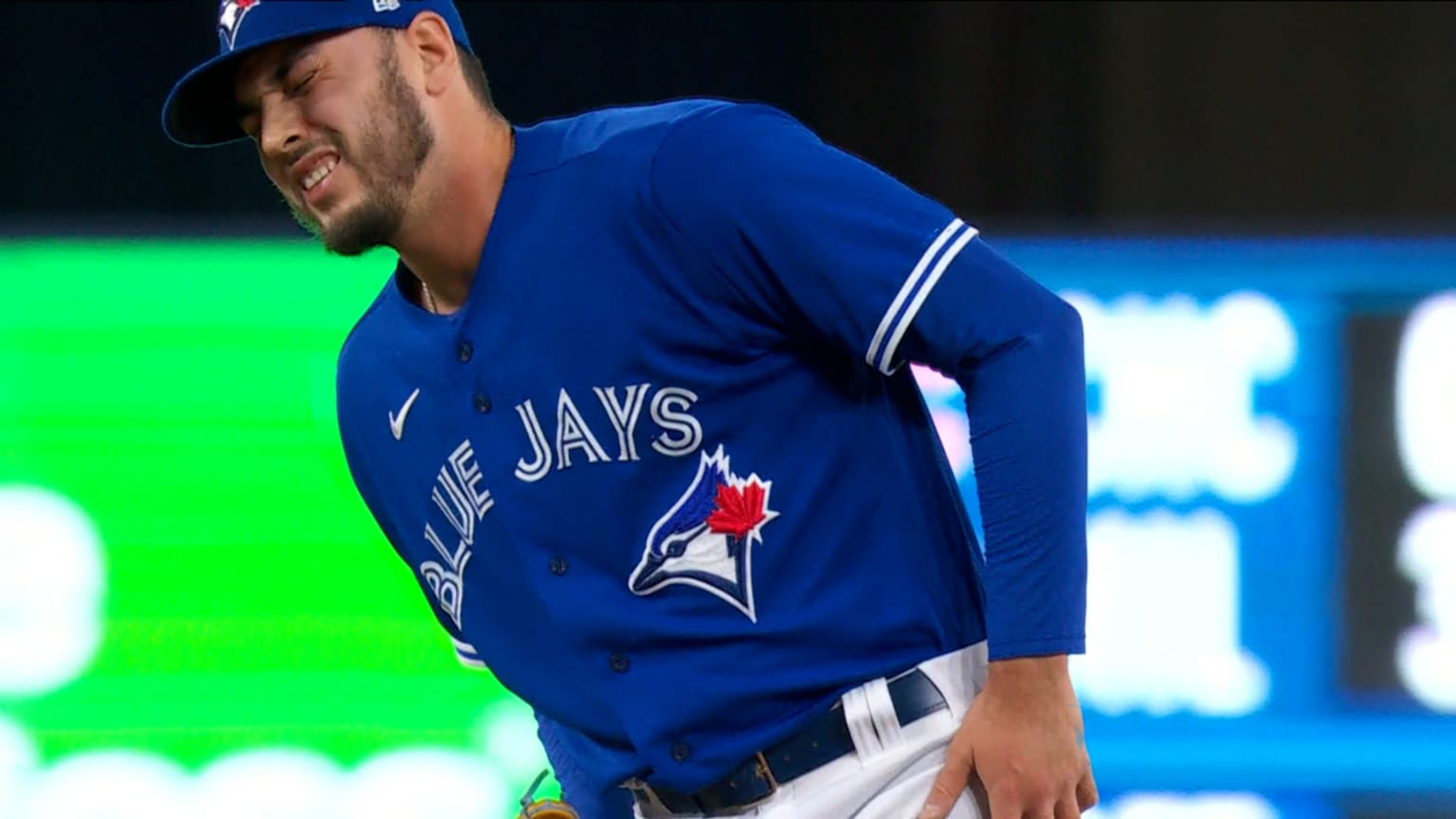 Tayler Saucedo sale del juego con lesión aparente | 29/04/2022 ...