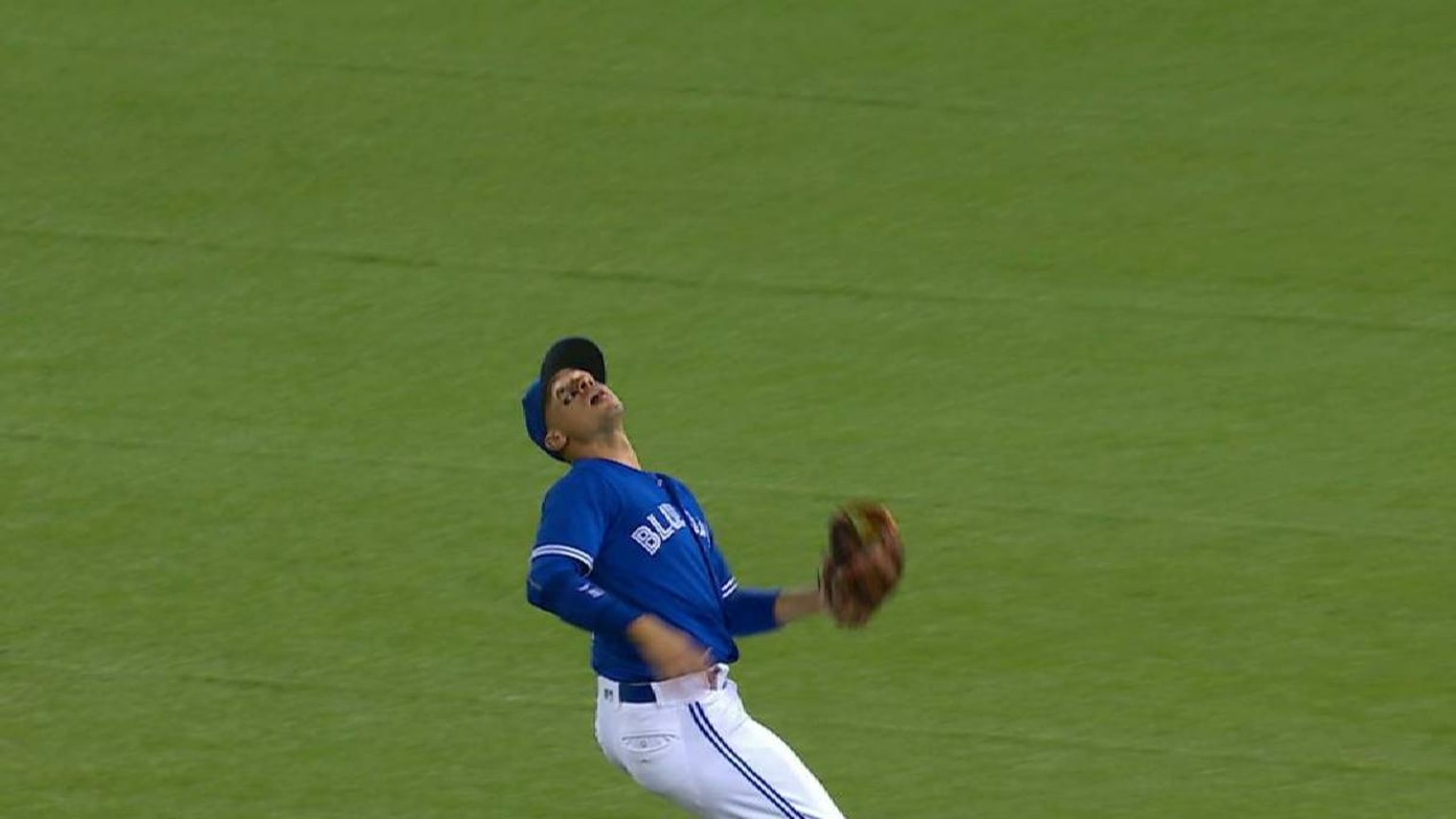 Escobar, Alcides vs Tepera, Ryan - OUT | 09/21/2017 | MLB.com