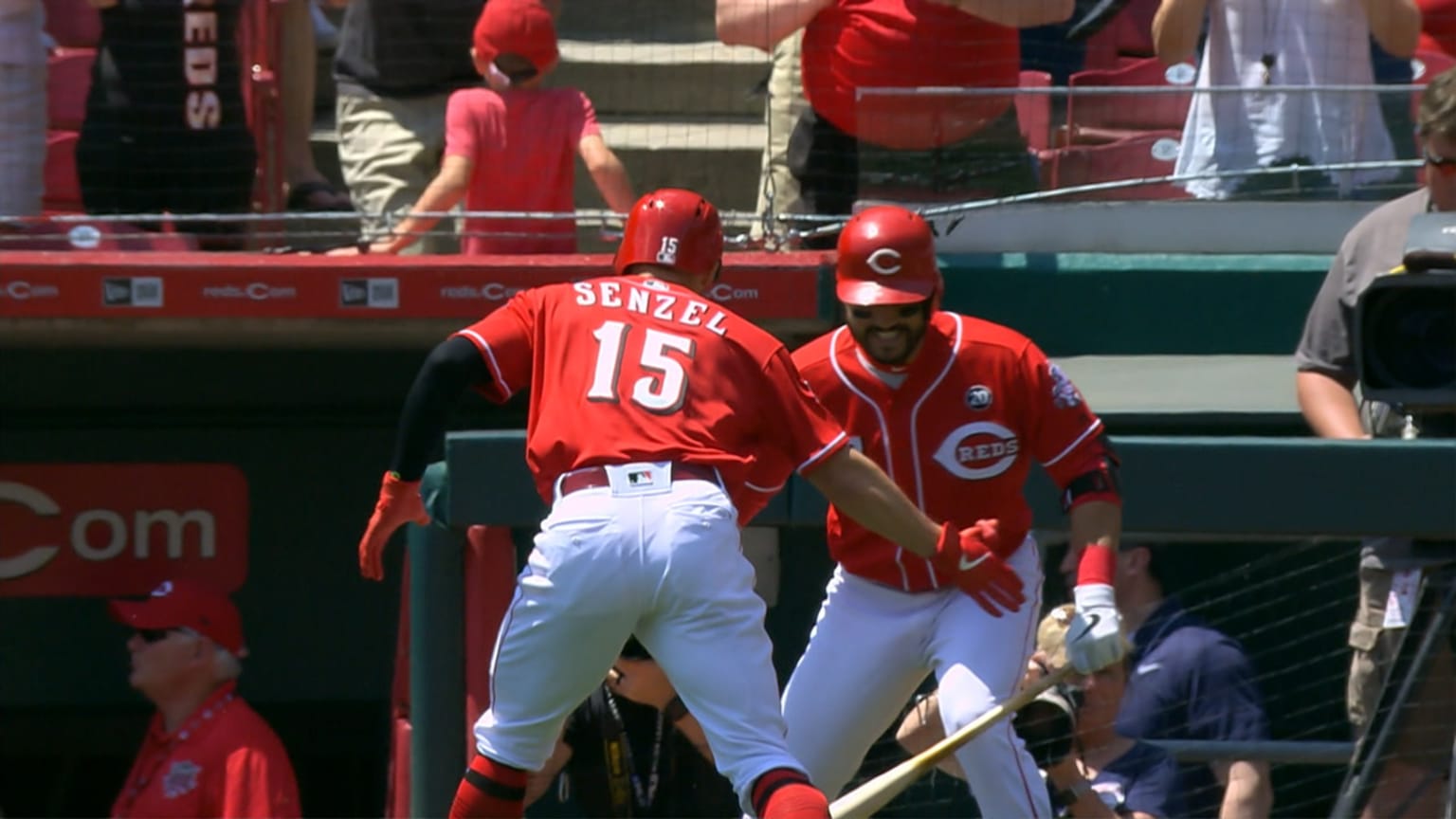 SF@CIN: Senzel drills his 2nd solo homer of the game | 05/06/2019 | MLB.com