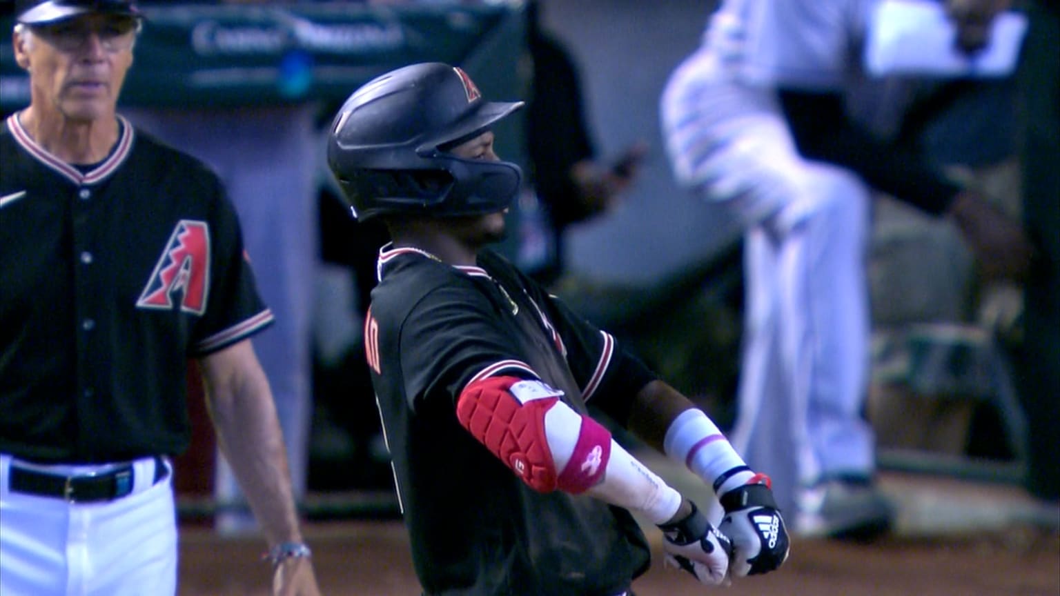 Geraldo Perdomo flares a two-run single in the 8th | 07/09/2022 ...