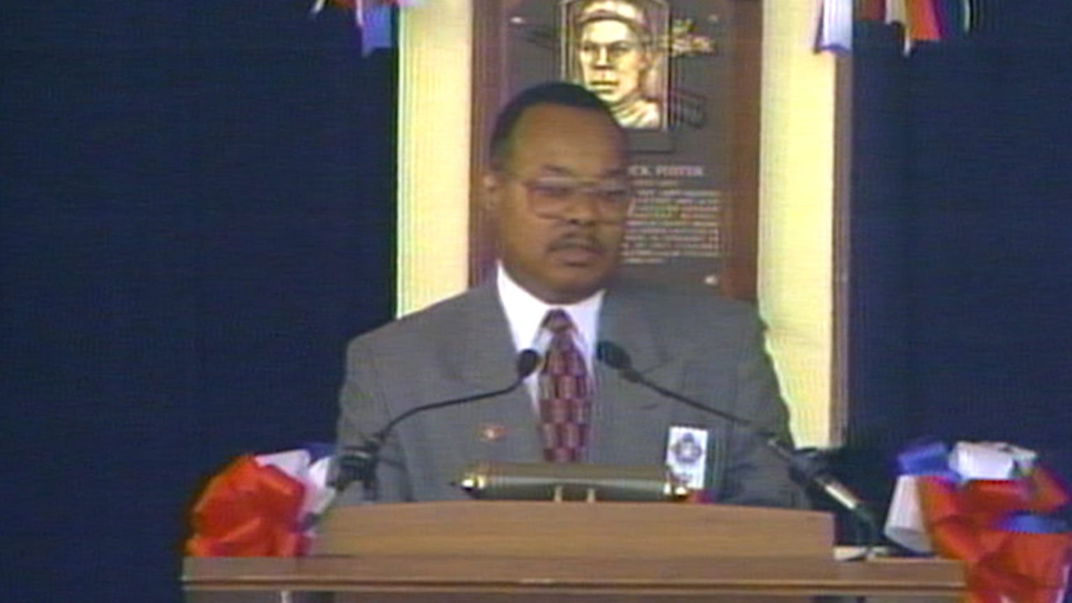 Bill Foster Jr. inducts father into Hall of Fame | 08/04/1996 | MLB.com