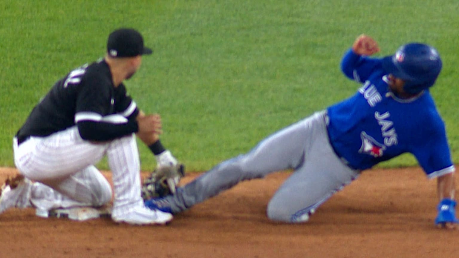 Evan Marshall escapes jam in 7th | 06/08/2021 | Toronto Blue Jays