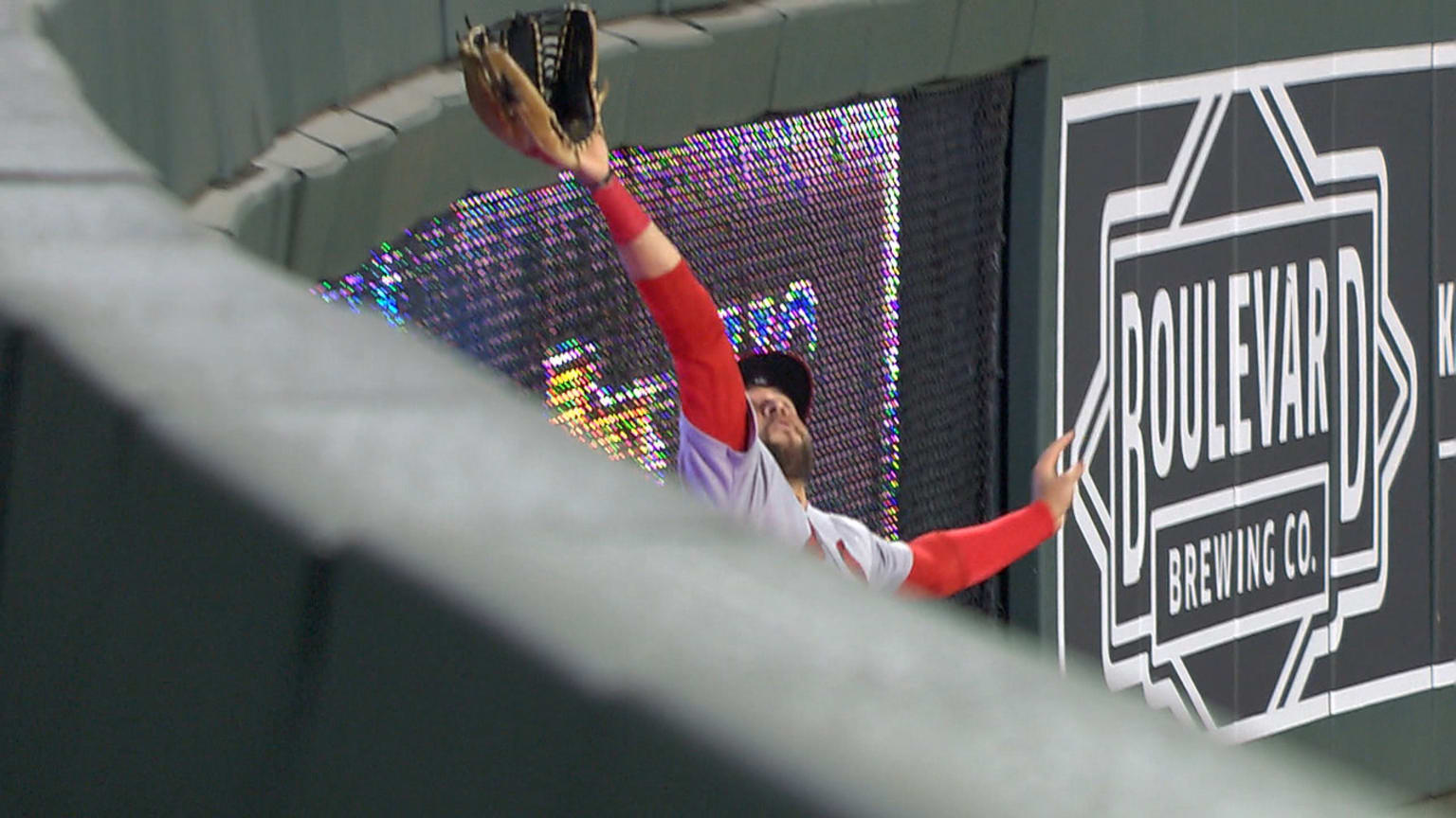 Dylan Carson makes stellar leaping catch at the wall | 09/21/2020 ...