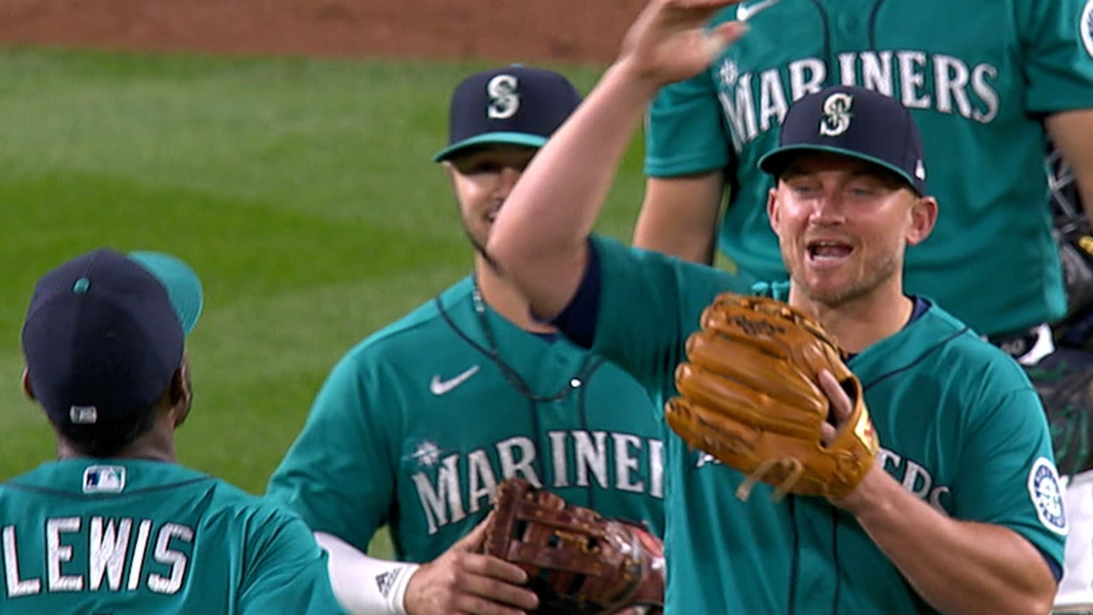 Erik Swanson gets the final out for the save | 05/28/2021 | Seattle ...