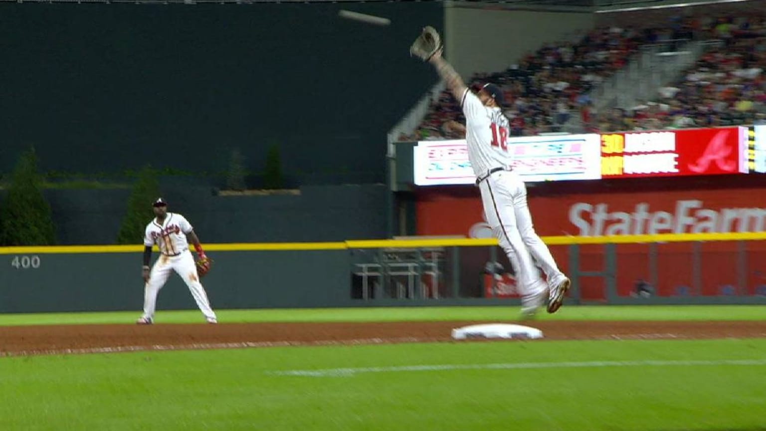 Adams' jumping catch | 06/09/2017 | New York Mets