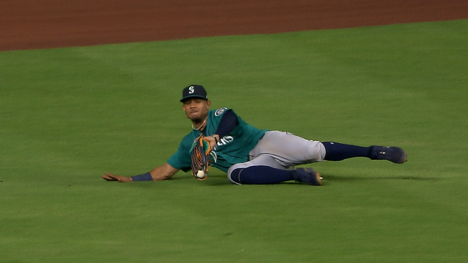 Julio Rodríguez makes a nice sliding catch in center | 06/07/2022 | MLB.com
