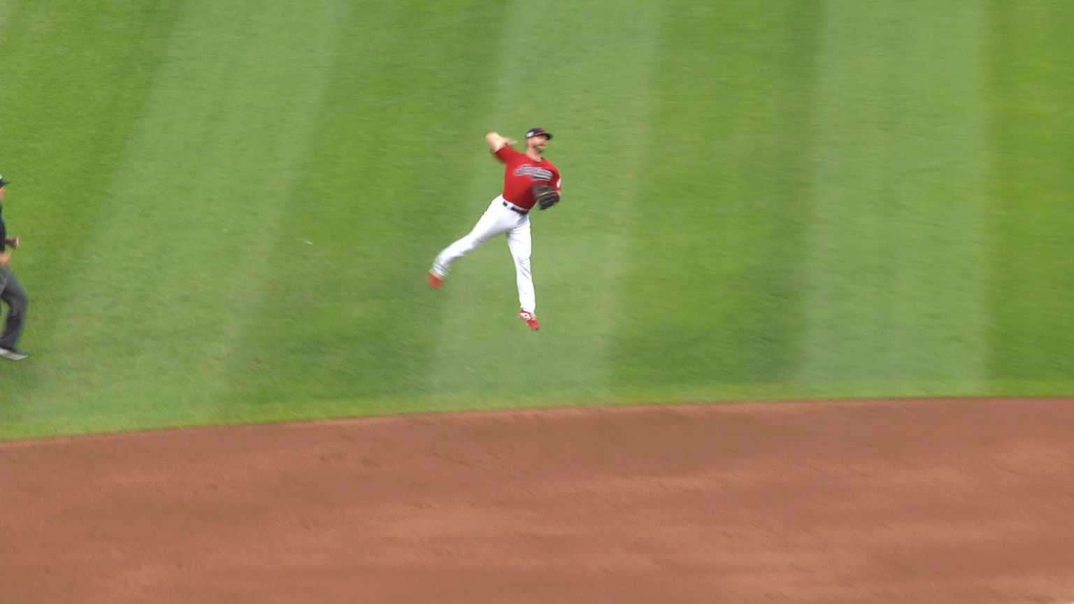 Freeman's impressive jump-throw | 07/15/2019 | Cleveland Guardians