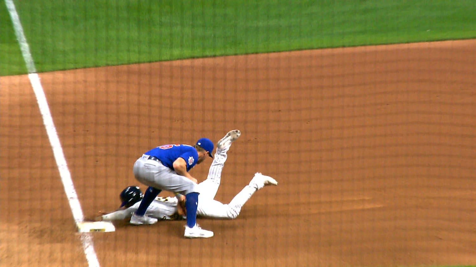 Pablo Reyes makes it to third safely, call stands | 09/17/2021 ...