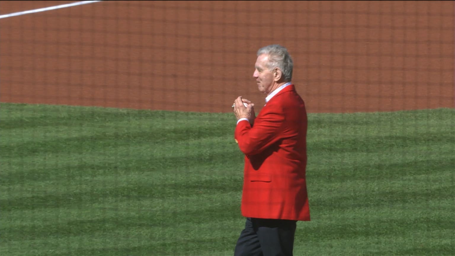 ALT@STL Gm4: Tim McCarver throws first pitch | 10/07/2019 | St. Louis ...