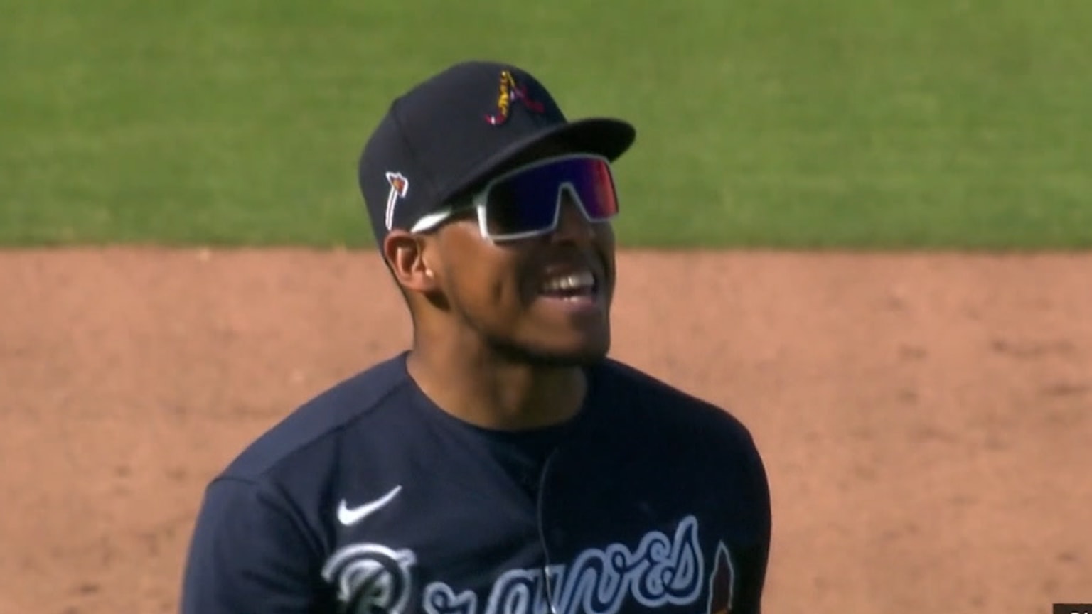 Yangervis Solarte makes two stellar plays on defense | 02/22/2020 ...