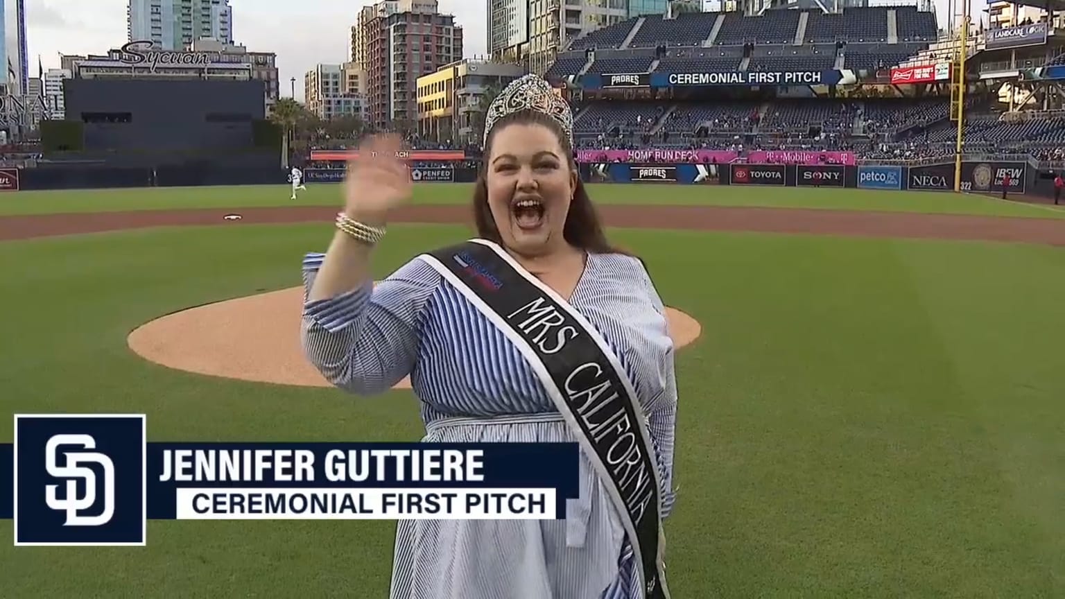 5/07/19: Ceremonial First Pitch | 07/05/2019 | Lasmayores.com