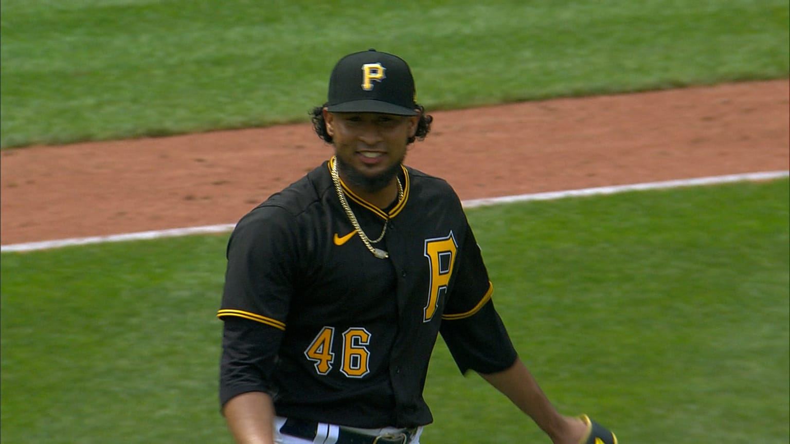 Yohan Ramirez picks off Jonathan Davis at first base | 08/04/2022 ...