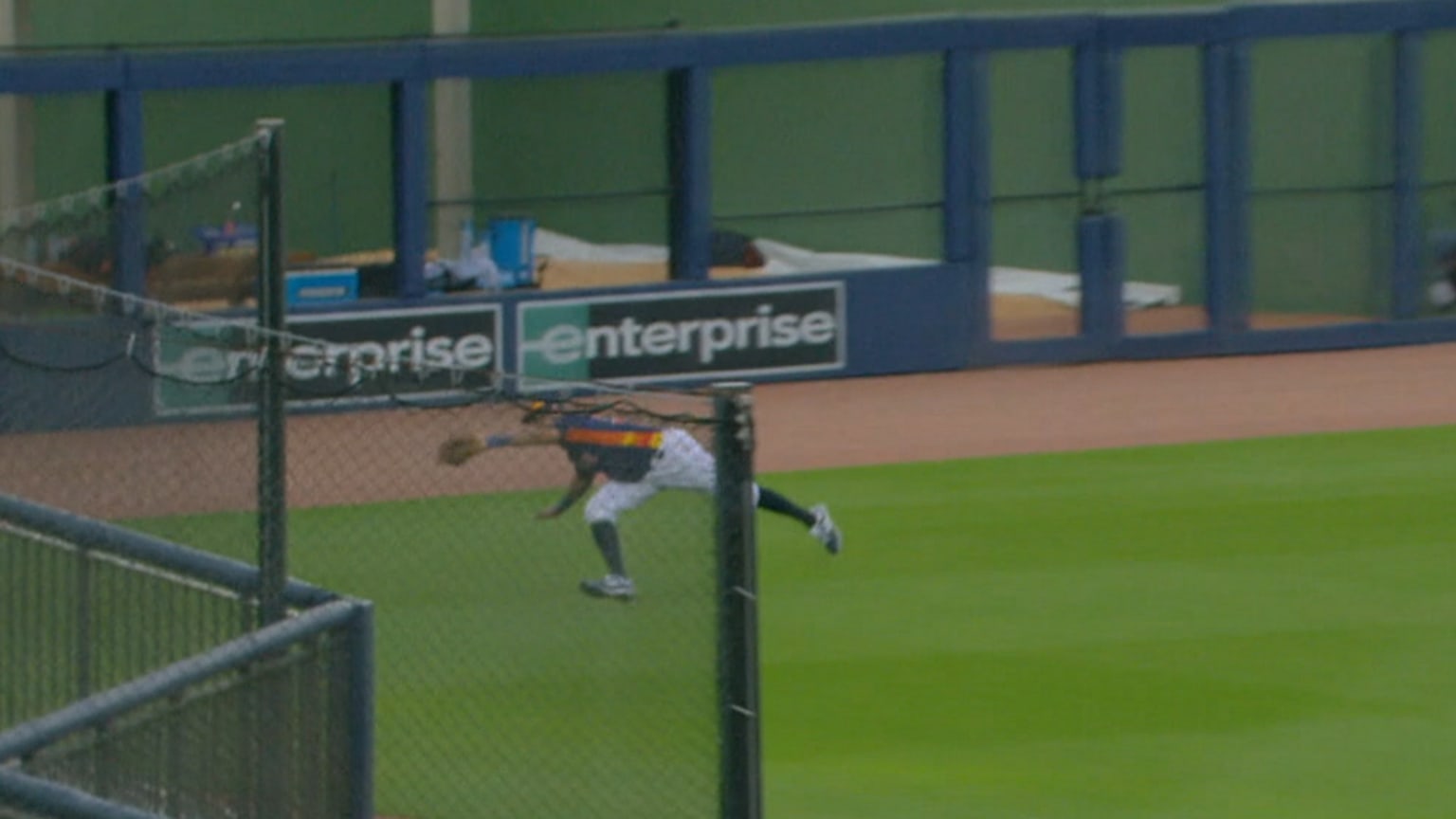 Corey Julks dives to rob Carlos Soto of a hit | 02/26/2020 | Miami Marlins