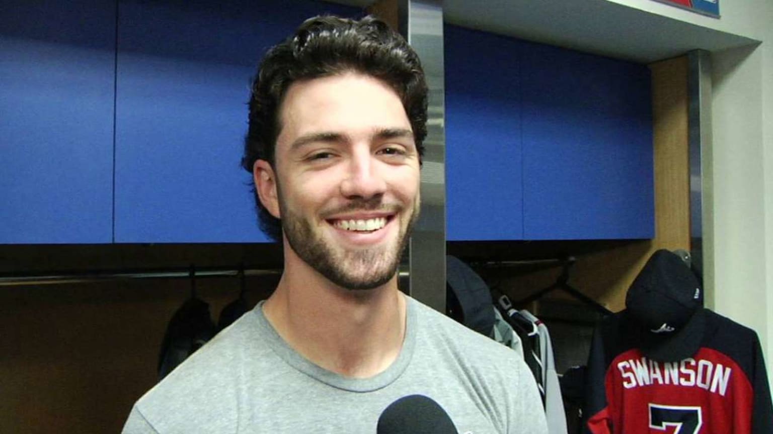 Braves show love for their moms | 05/14/2017 | MLB.com