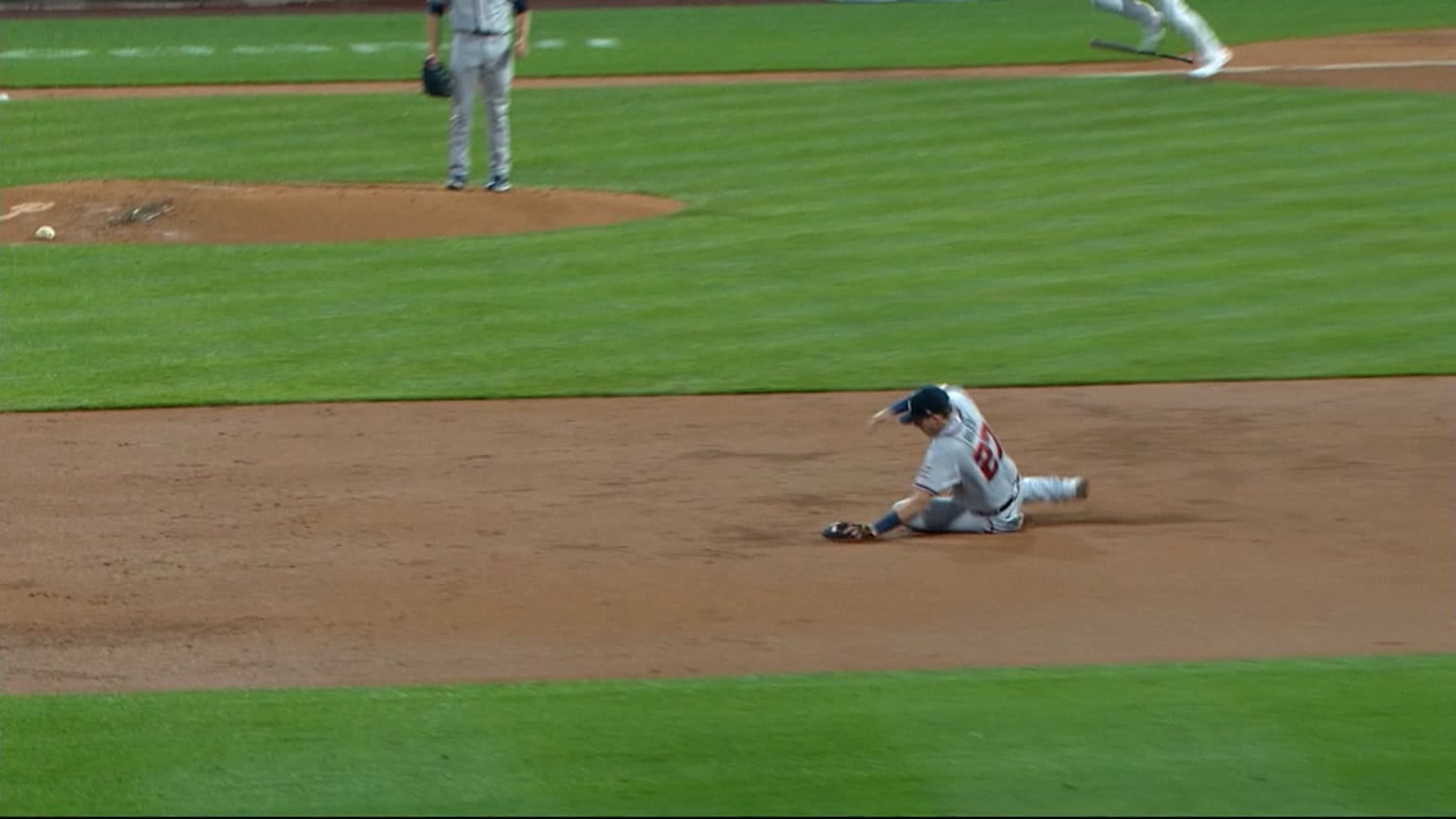 Austin Riley makes a spinning throw in the 2nd inning | 06/08/2021 ...