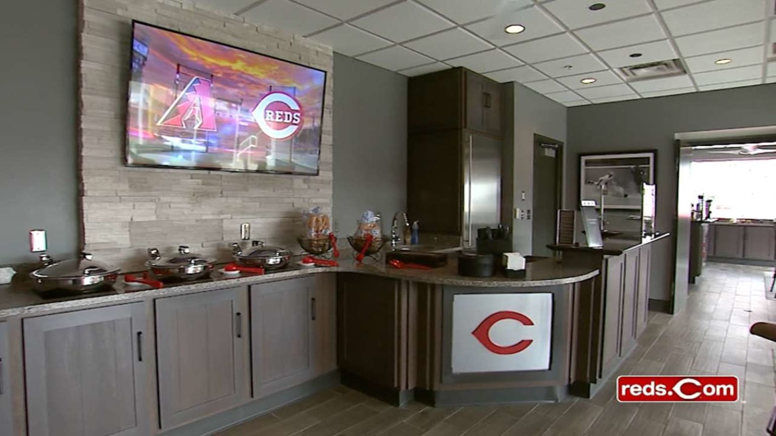 Tour the Staples Triple Play Suites | 07/26/2016 | Cincinnati Reds