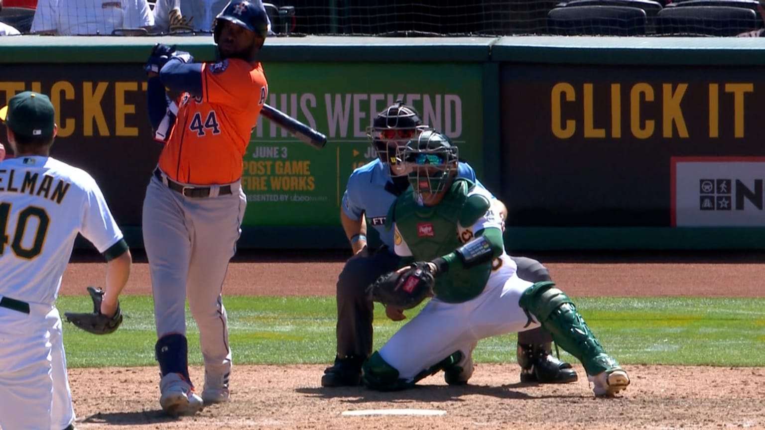 Yordan Alvarez clears the bases with double to right | 06/01/2022 | MLB.com