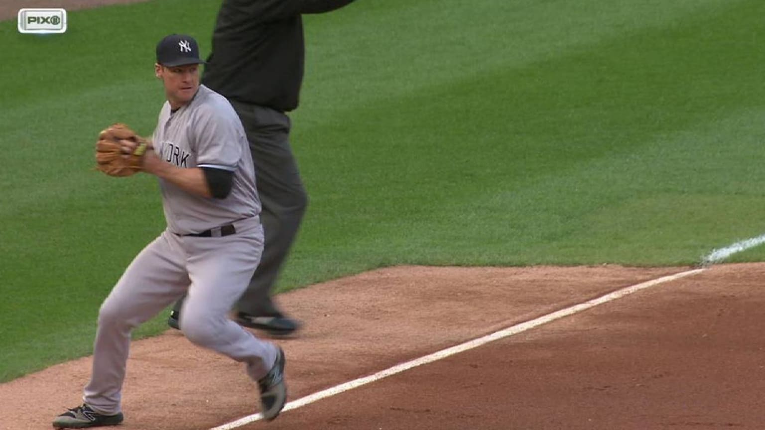 NYY@CWS: Headley fields grounder, forces out Anderson | 06/26/2017 ...