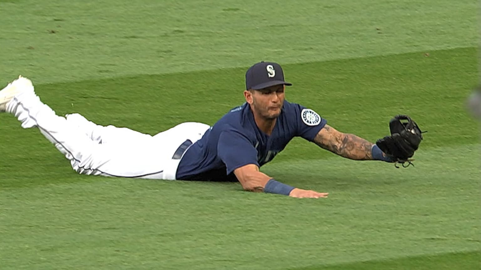 Tim Lopes runs to make a diving catch in right field | 09/21/2020 ...