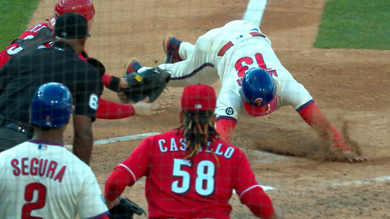 Travis Jankowski hits an RBI single to score Miller | 14/08/2021 | Los ...