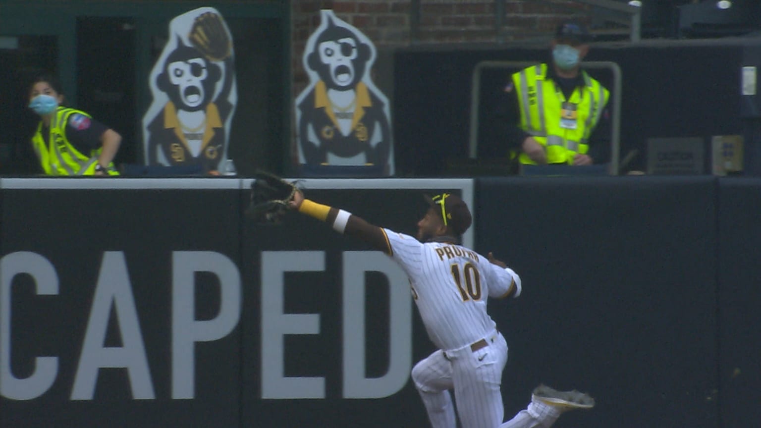 Jurickson Profar makes a sliding catch in the 1st | 09/13/2020 | New ...