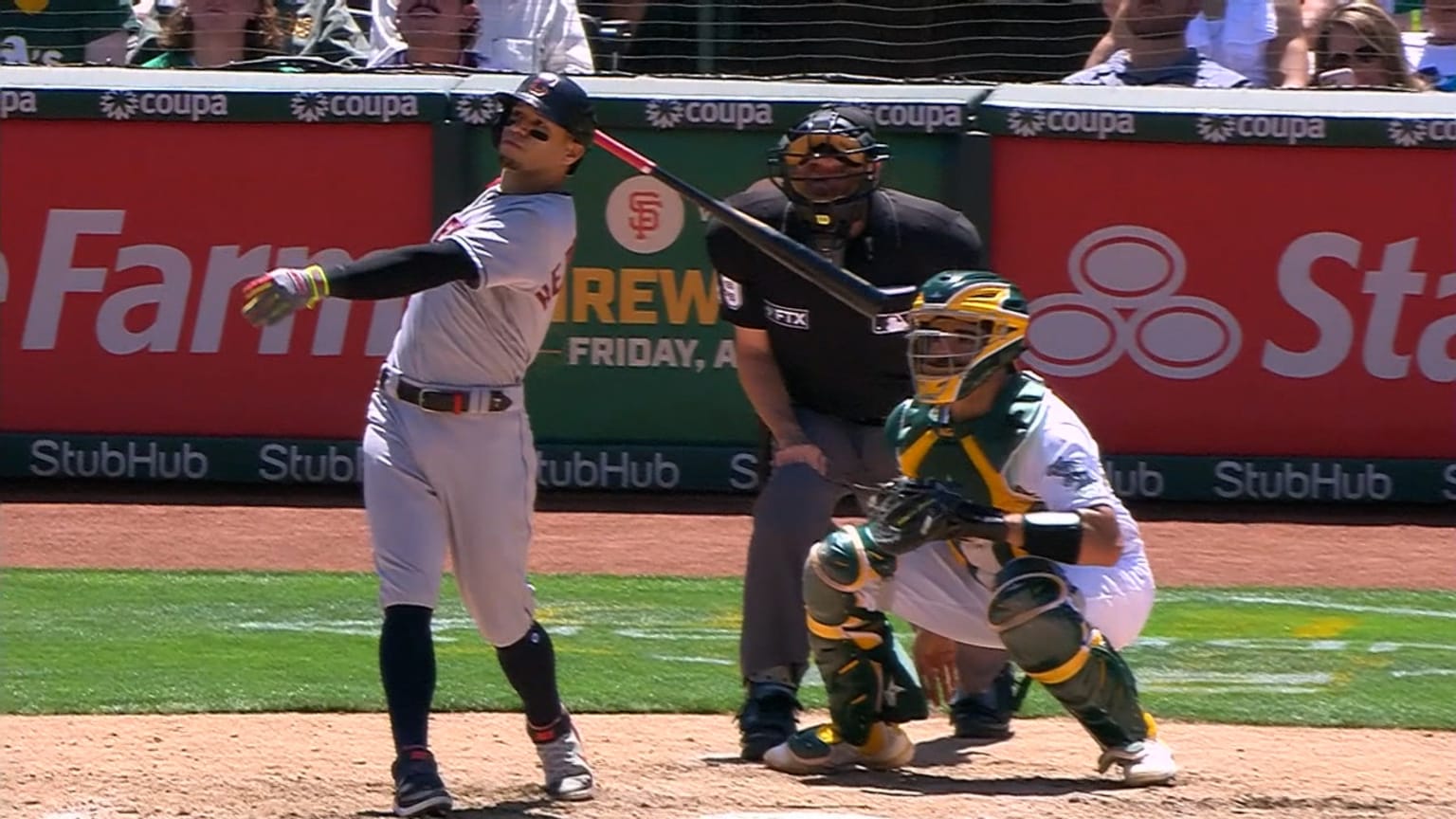 Cesar Hernandez lifts an RBI double to right field | 07/17/2021 | MLB.com