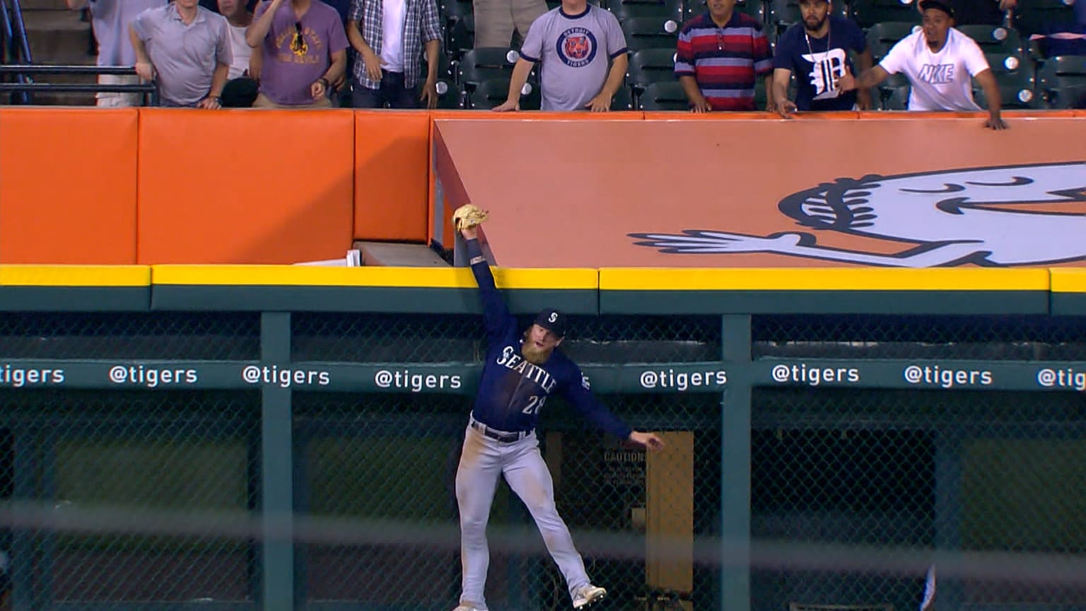 Jake Fraley wins Play of the Week with HR robbery | 06/14/2021 ...