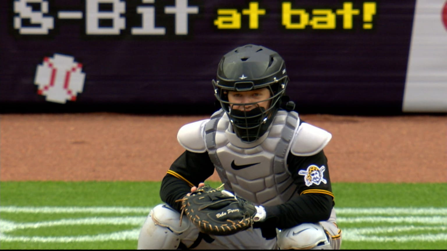 Josh VanMeter comes in as the catcher in the 8th | 05/07/2022 ...