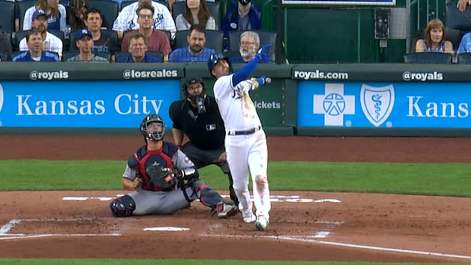 The Royals score nine runs in the bottom of the 1st | 06/04/2021 ...