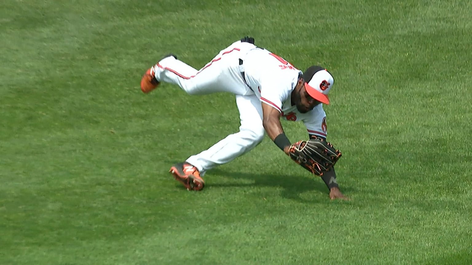 Cedric Mullins makes a diving catch to rob Rosario | 06/06/2021 ... Cedric Mullins makes a diving catch to rob Rosario | 06/06/2021 ...