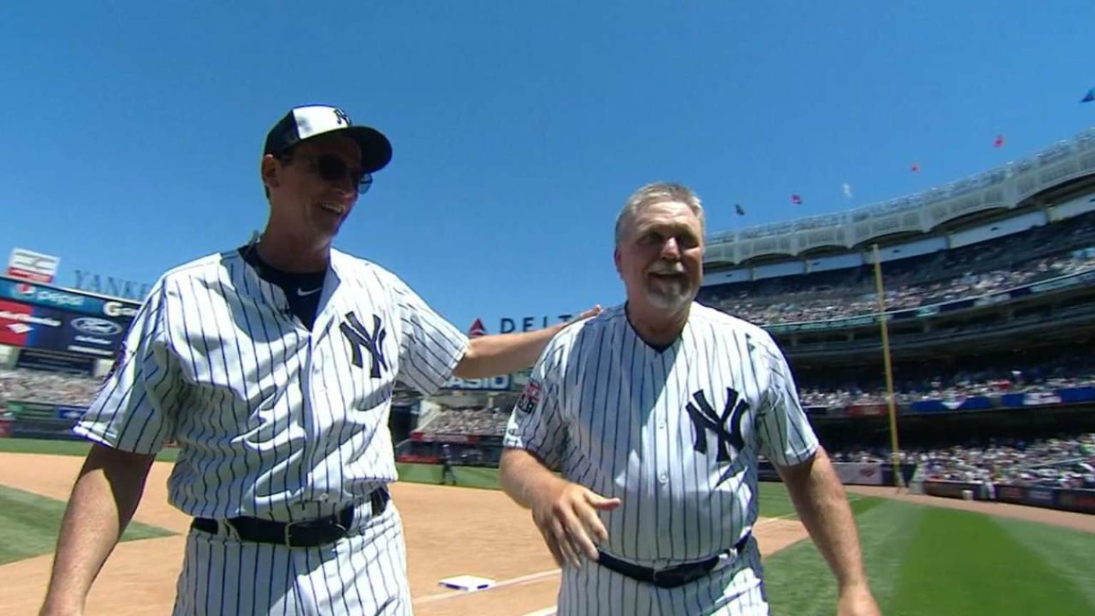 Old-Timers' Game: Doyle singles to right field | 06/12/2016 | Athletics