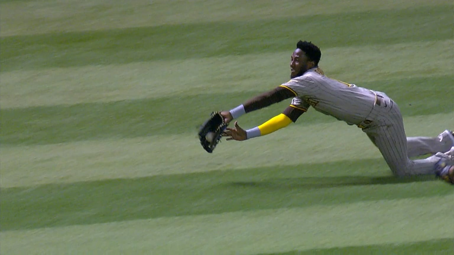 Jurickson Profar's diving catch | 08/14/2020 | San Diego Padres