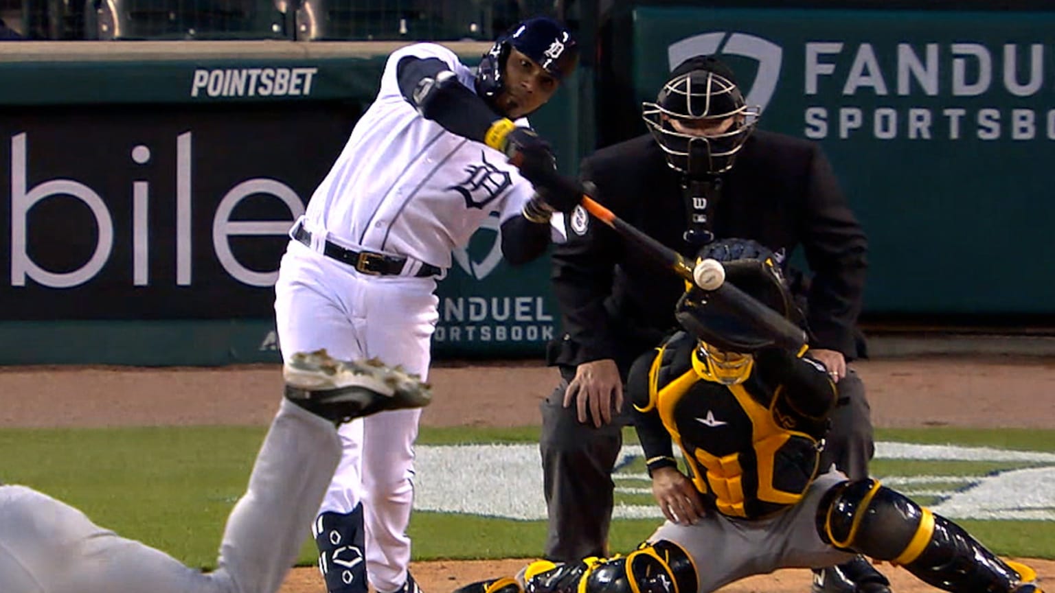 Harold Castro's RBI single | 04/21/2021 | MLB.com