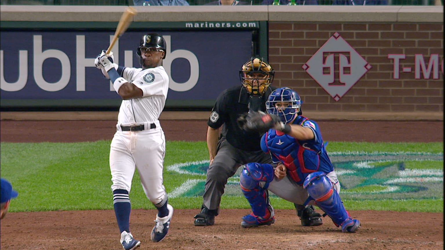 Long's check-swing RBI single | 05/28/2019 | Seattle Mariners