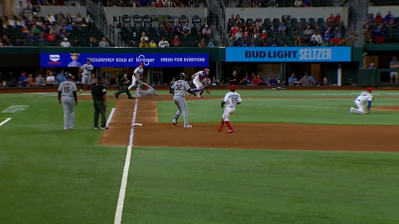 Franmil Reyes' RBI single plates Straw | 10/02/2021 | Cleveland Guardians