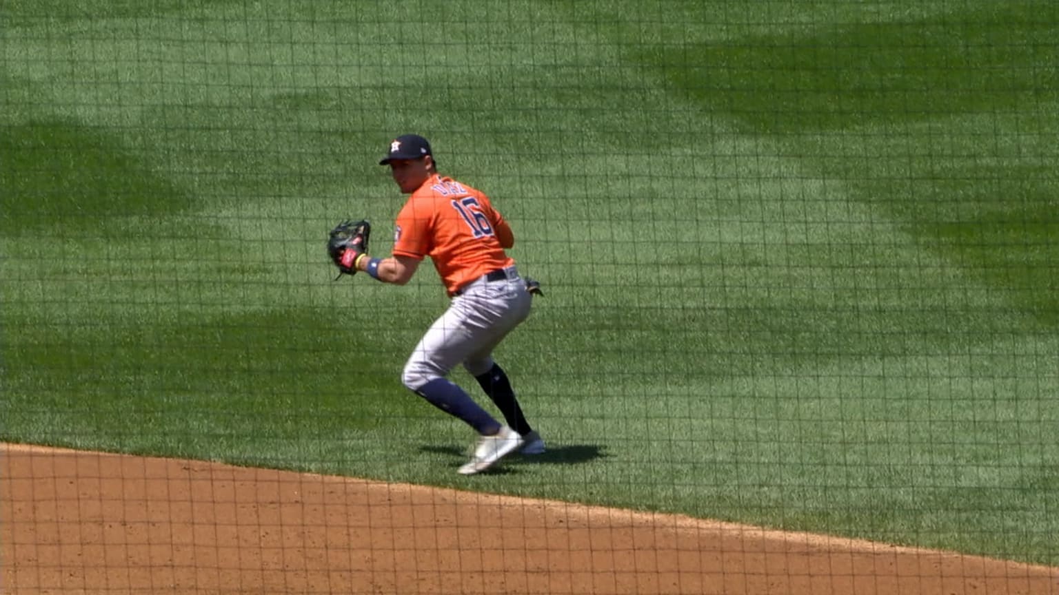 Aledmys Diaz makes the spectacular sliding stop | 05/15/2022 | Houston ...