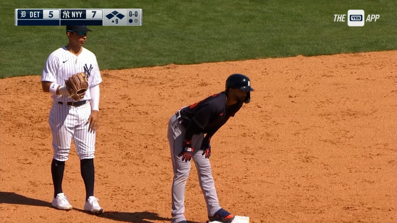Jack López grounds an RBI double in the 9th | 03/20/2022 | Detroit Tigers