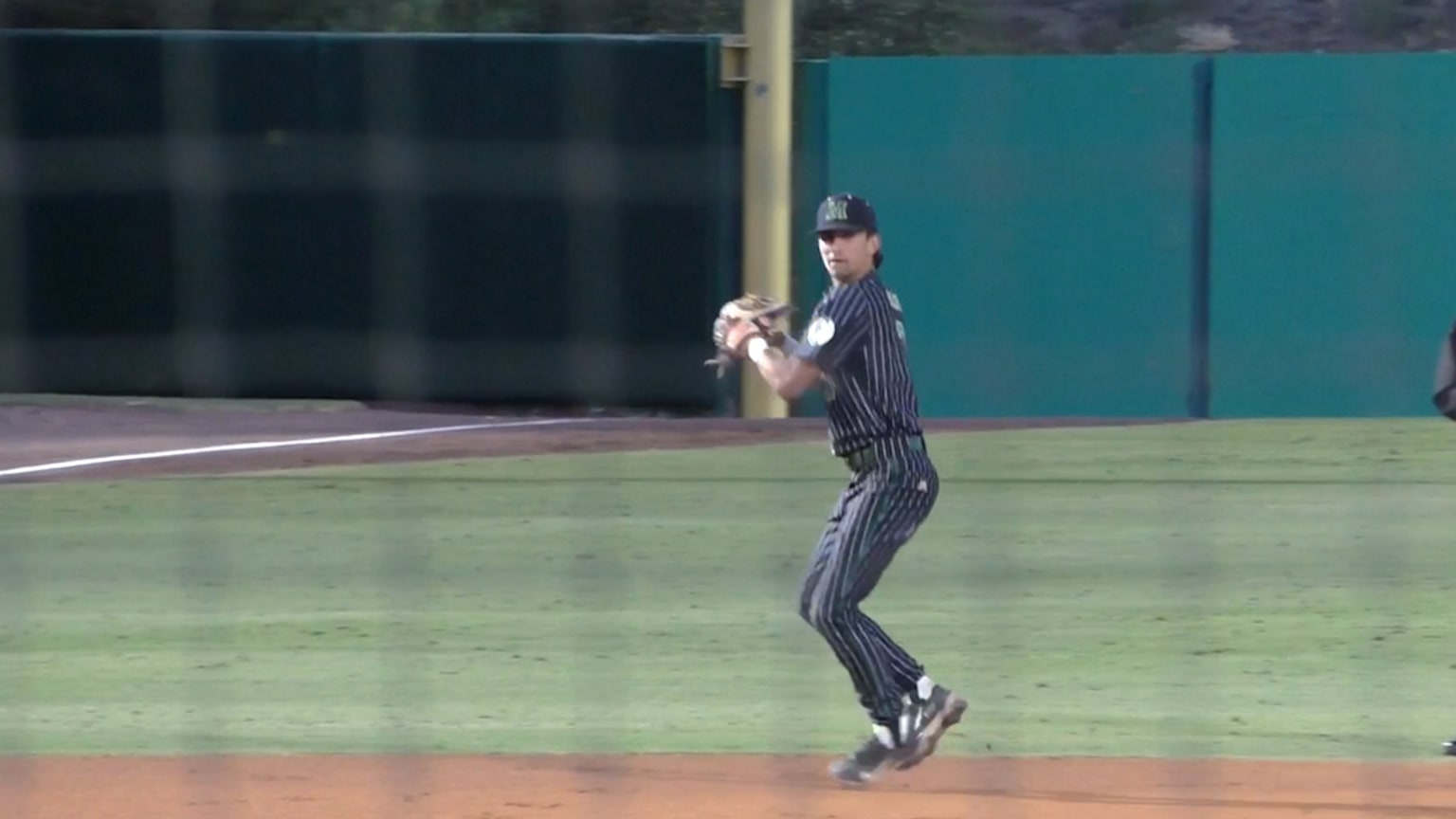 Draft Report: Carter Garate, high school shortstop | 05/24/2022 | MLB.com