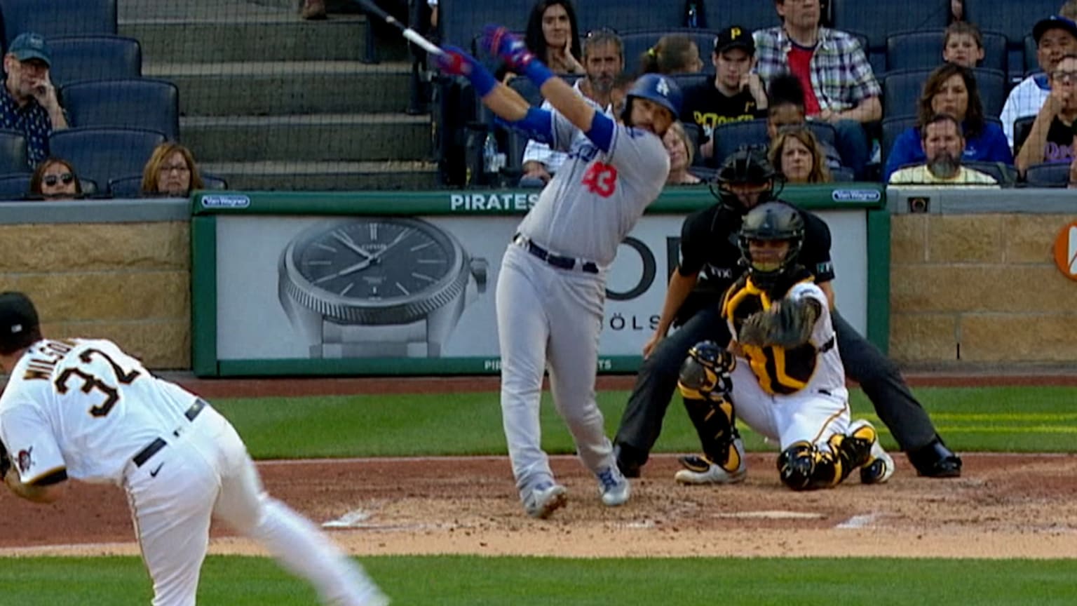 Edwin Ríos lines an RBI single to center field | 05/10/2022 | Los ...