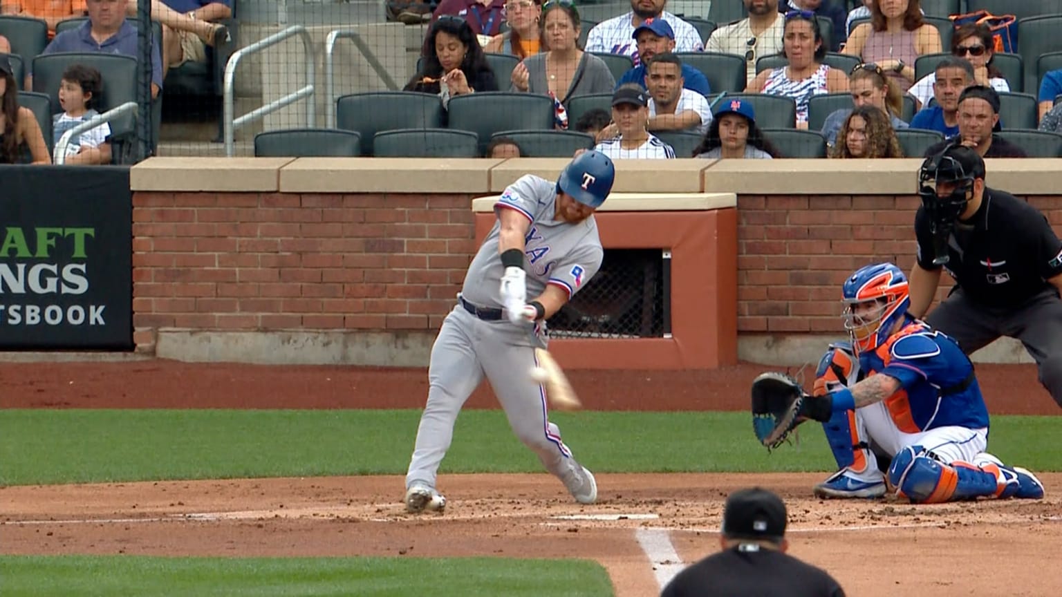 Kole Calhoun powers a three-run homer to right field | 07/02/2022 | MLB.com
