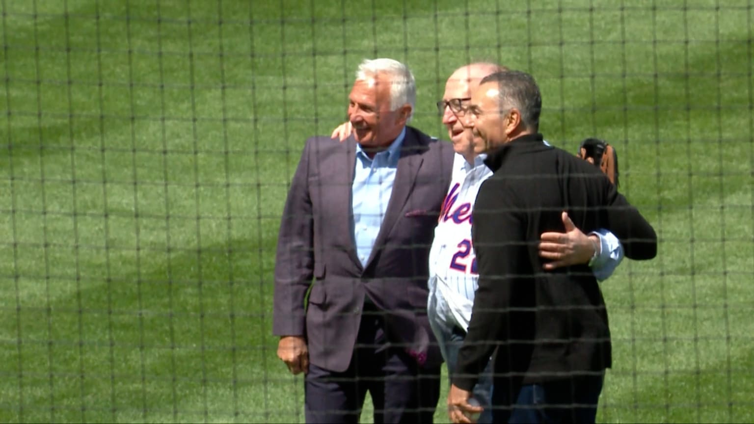 Mets honor VP of Media Relations Jay Horwitz | 04/17/2022 | Toronto ...