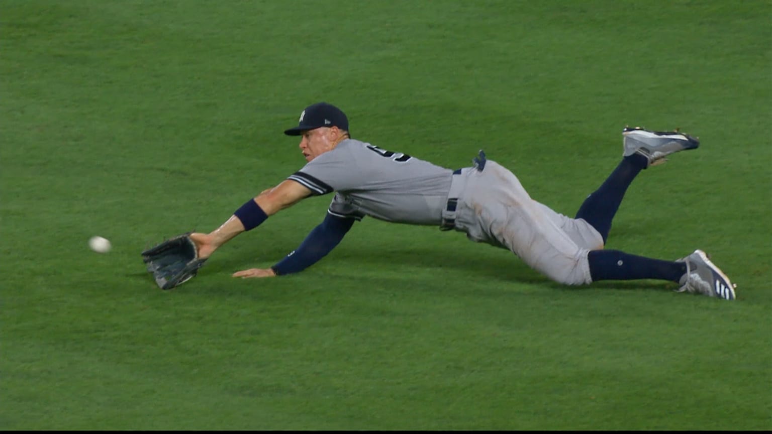 Must C Catch: Judge saves run with diving catch | 08/05/2019 | New York ...