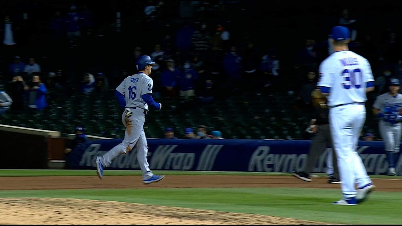 Matt Beaty plates Max Muncy on RBI forceout in 11th | 05/05/2021 | MLB.com